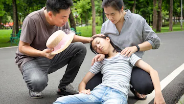 Fainting & Shock - First Aid Oz